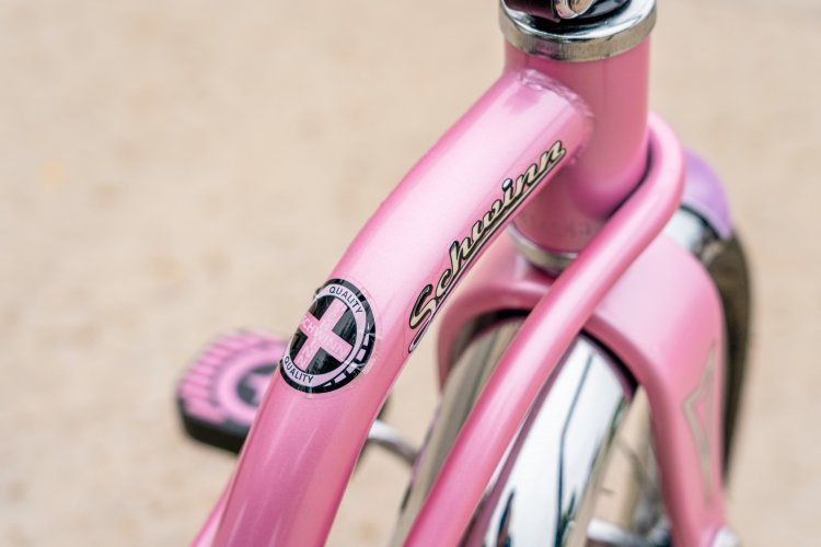Schwinn Roadster Retro-Style Tricycle, 12 front wheel, ages 2 - 4, pink Schwinn Roadster Retro-Style Tricycle, 12 front wheel, ages 2 - 4, pink